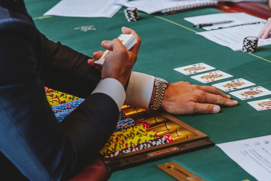 Comment devenir croupier à Monaco ? - L'Observateur de Monaco